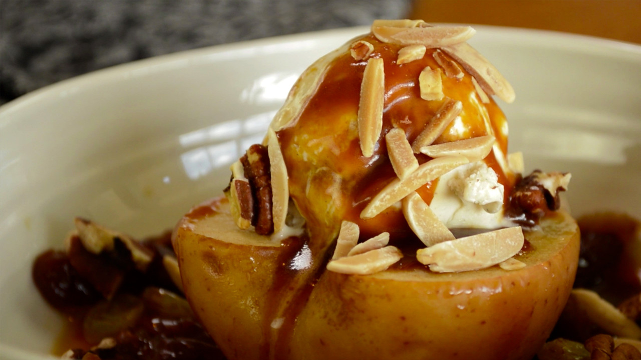 Baked Apple Split with Cider & Caramel Sauce - Cooking Videos | Grokker
