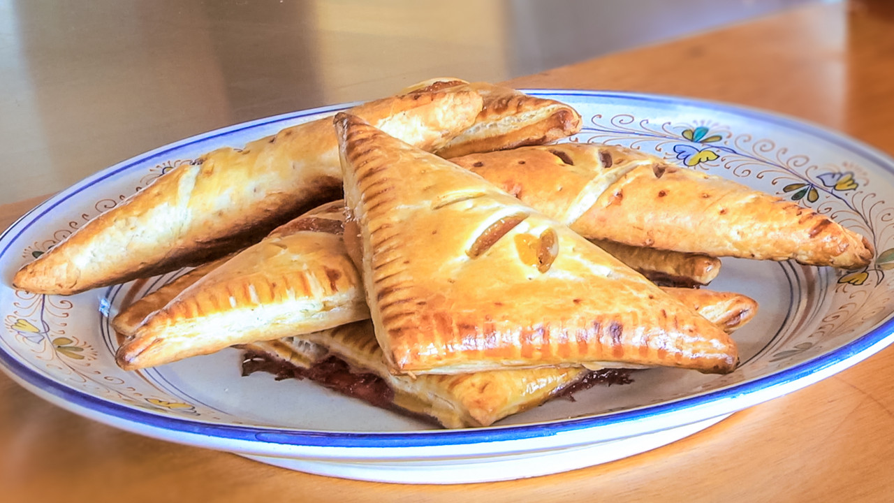 Homemade Jam Turnovers for Snack or Dessert - Cooking Videos | Grokker