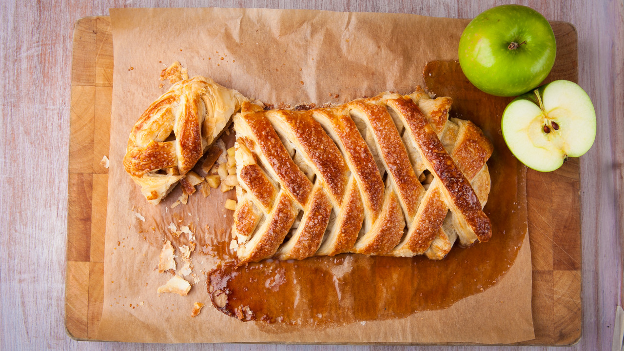 Braided Apple Pastry - Breakfast Baking - Cooking Videos | Grokker
