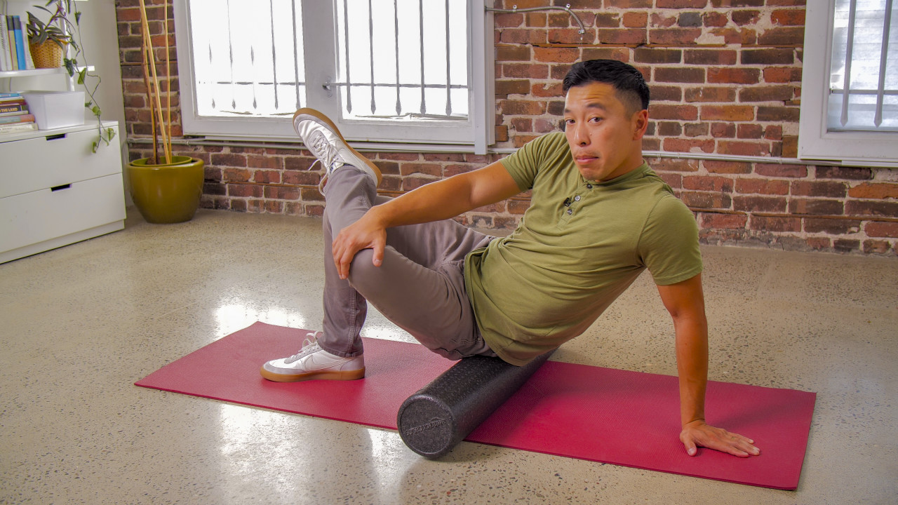 Figure Four Glute Rollout - Day 20 - Fitness and Exercise Videos | Grokker